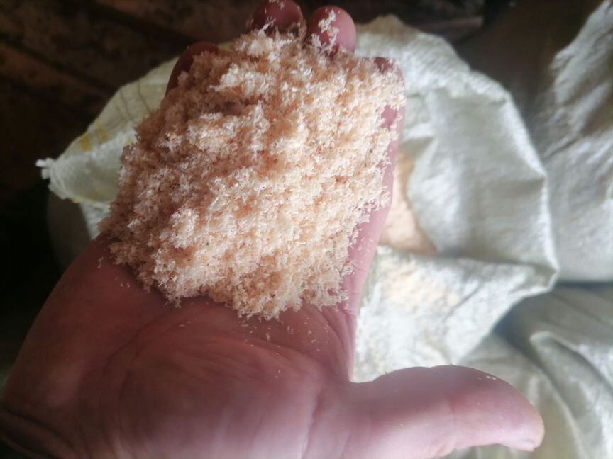 Опилки в мешках