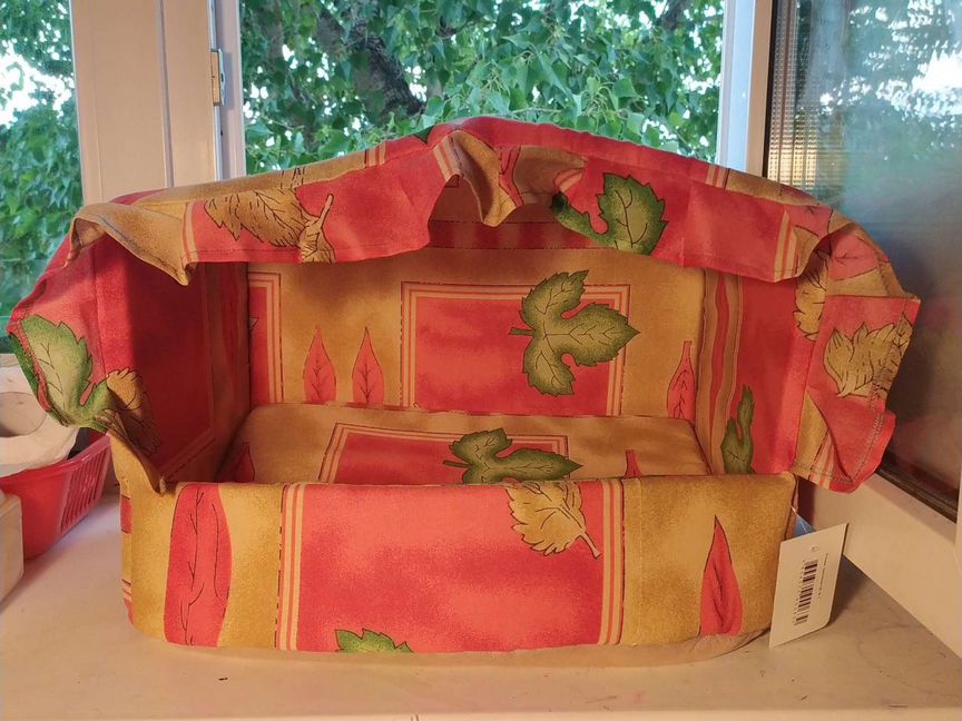 Домик для кошки новый Эстрада треугольная