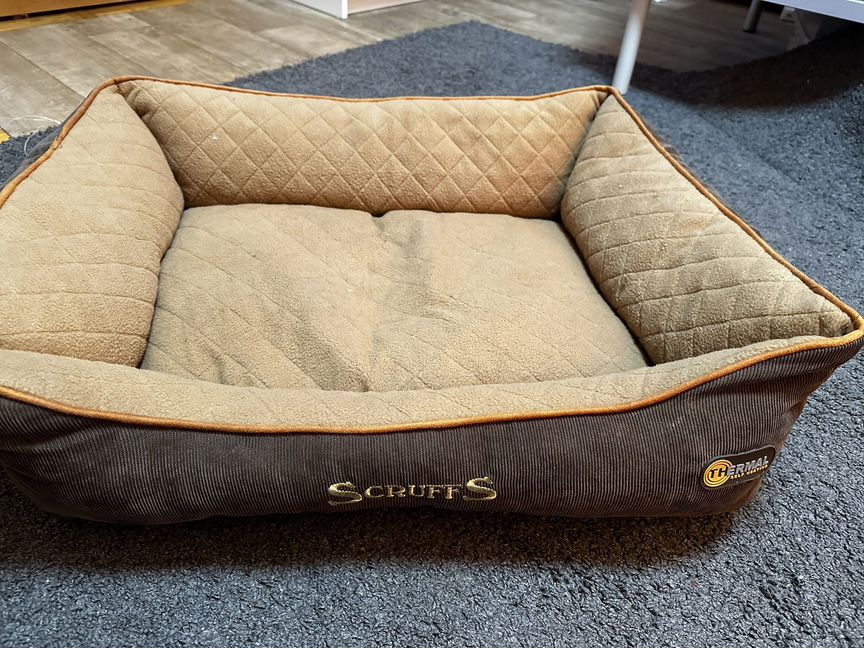 Лежанка для собак средних и больших пород Scruffs