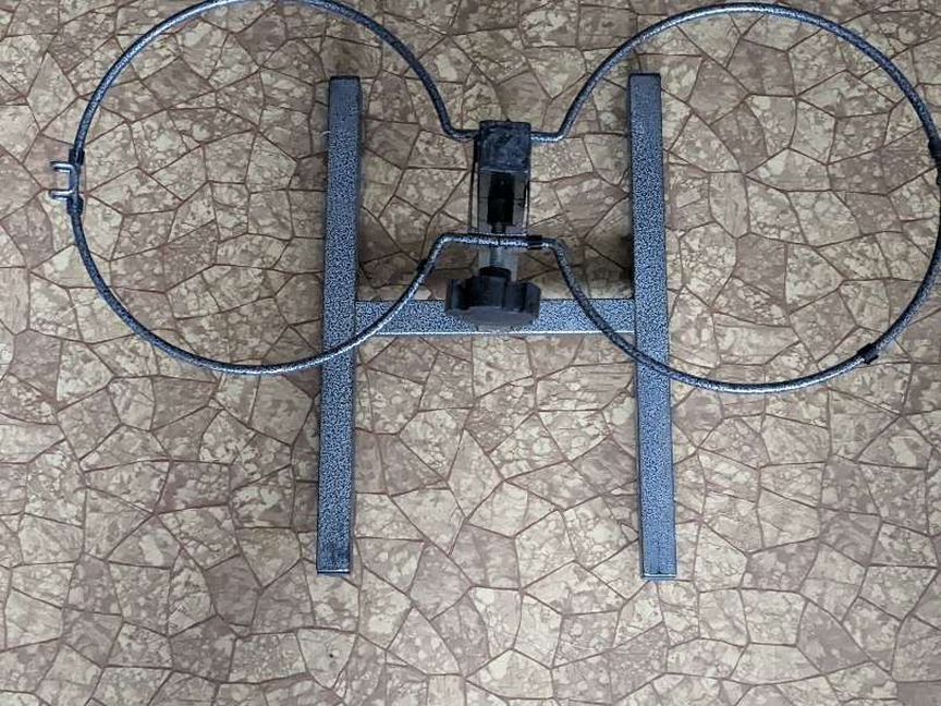 Подставка для собачьих мисок