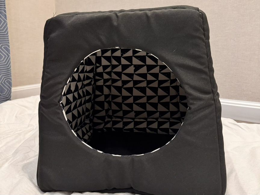 Домик для кошек IKEA lurvig 38х38х37