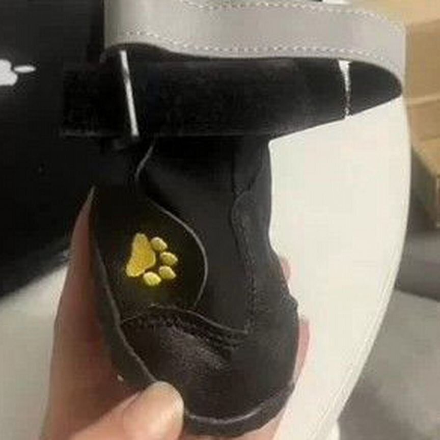 Обувь для собак средних и крупных пород