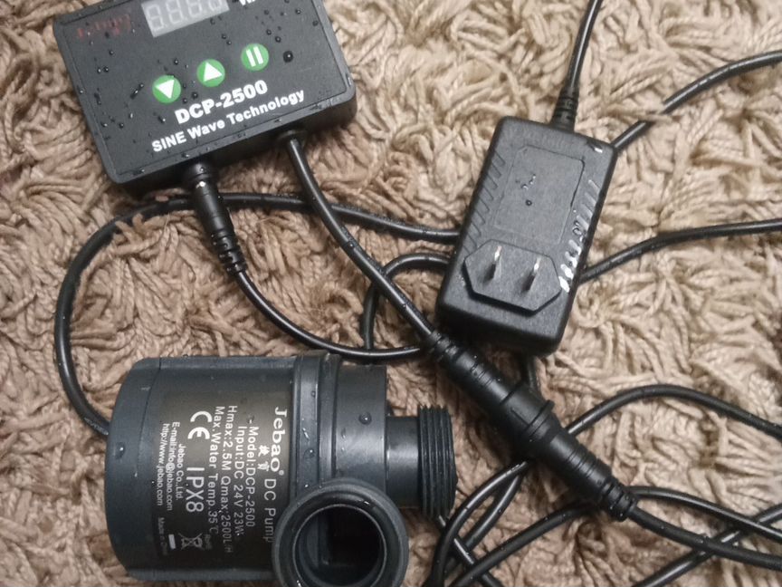 Погружной насос для оквариума