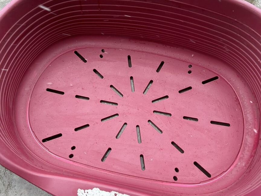 Лежак пластиковый для крупной собаки