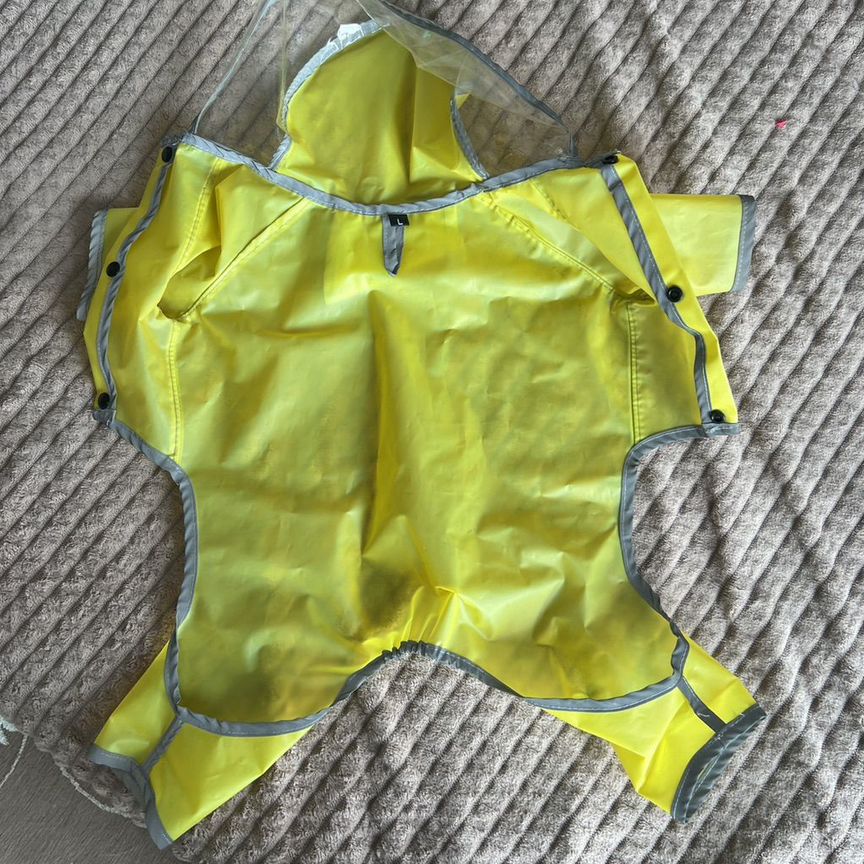 Дождевик для маленькой собаки