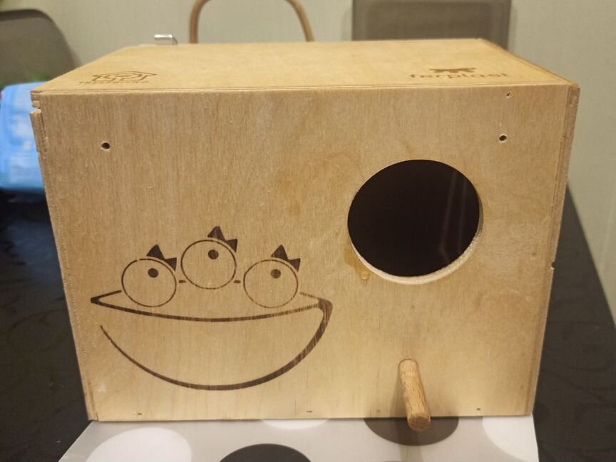 Гнездовой домик для попугая