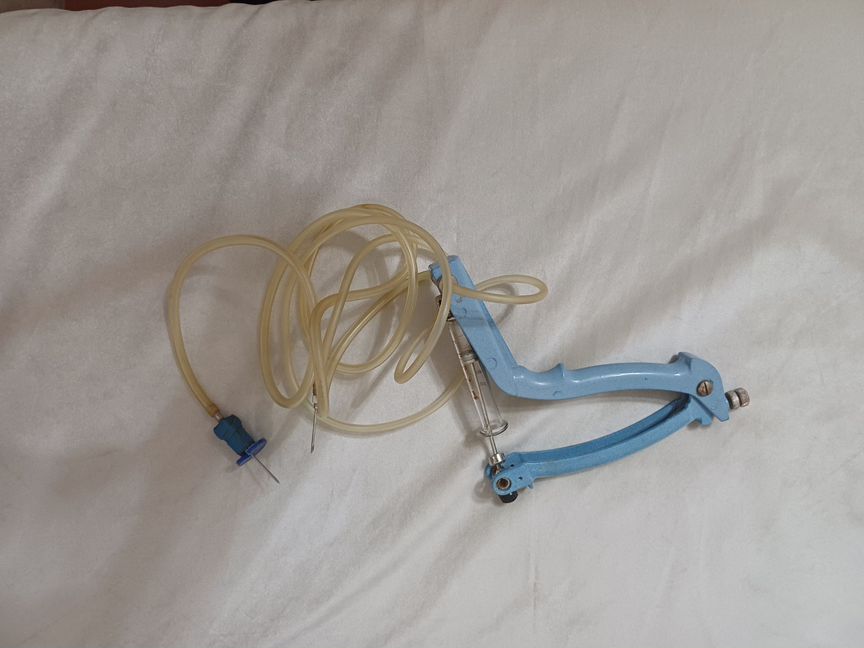 Аппарат Шилова(для массовых прививок животных)