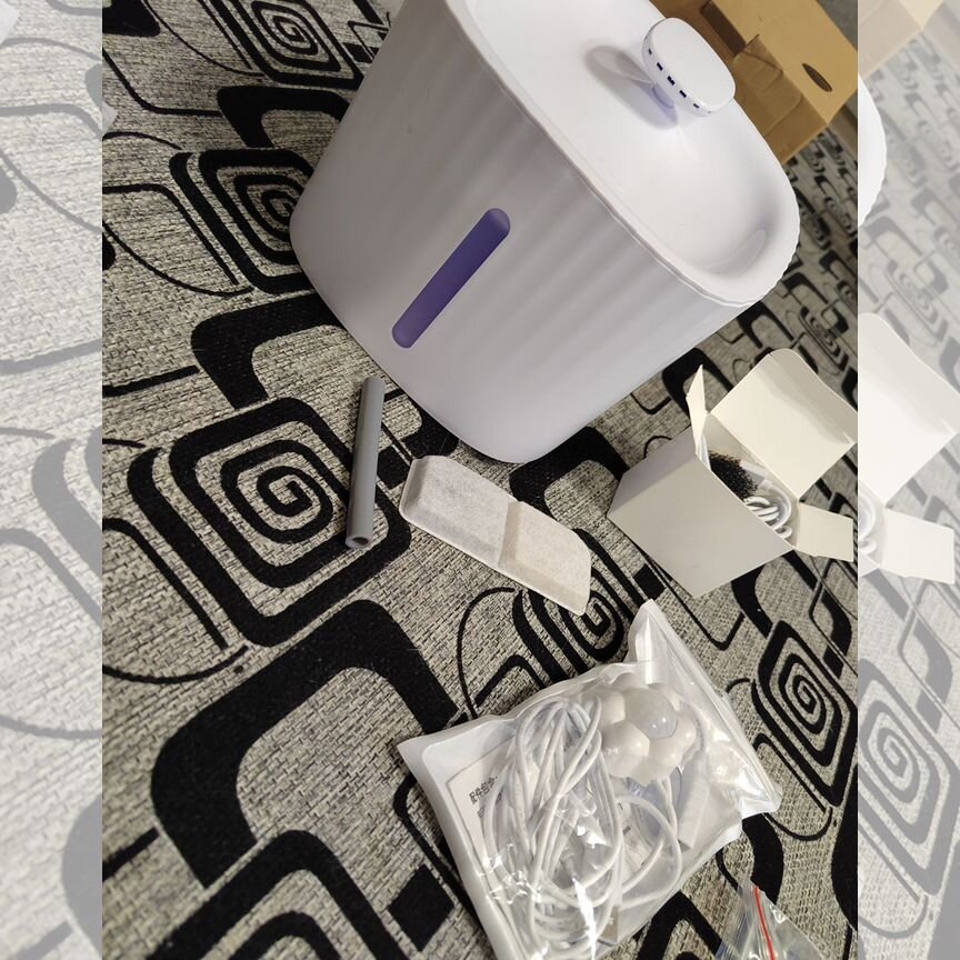 Фонтан поилка для кошек с датчиком движения