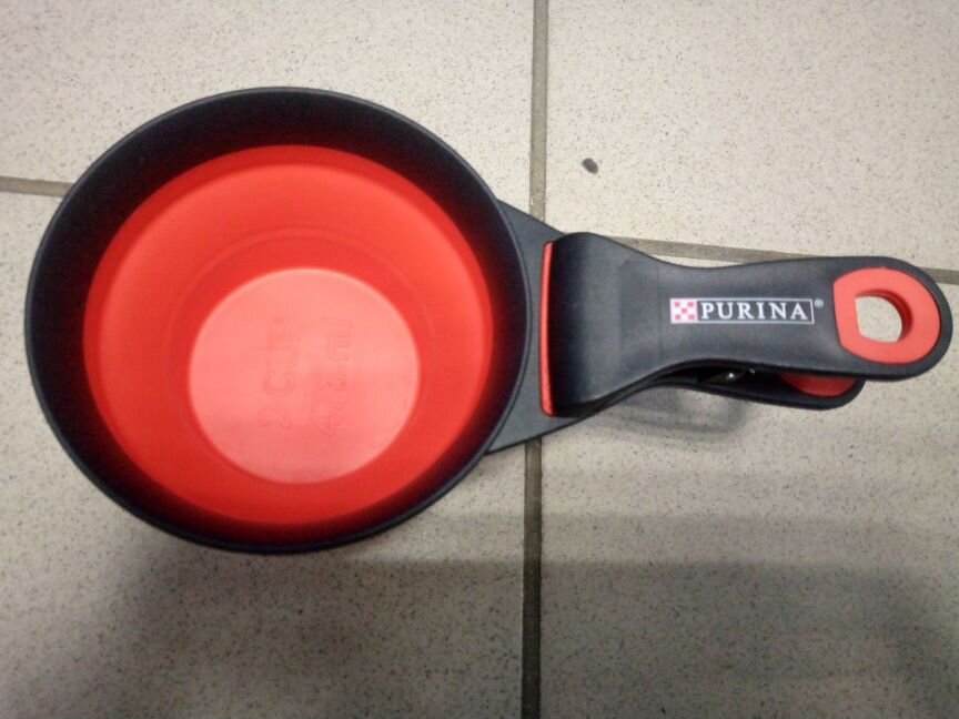 Совок-клипса складной purina для насыпания корма