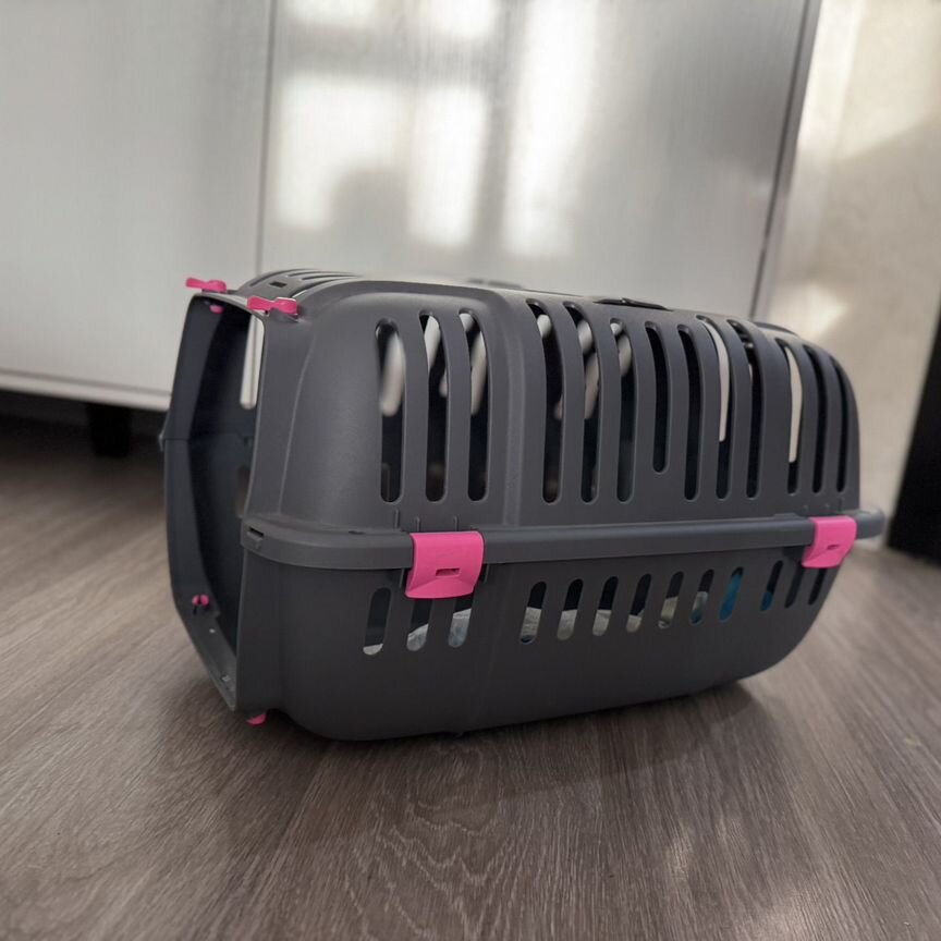 Переноска для животных пластиковая