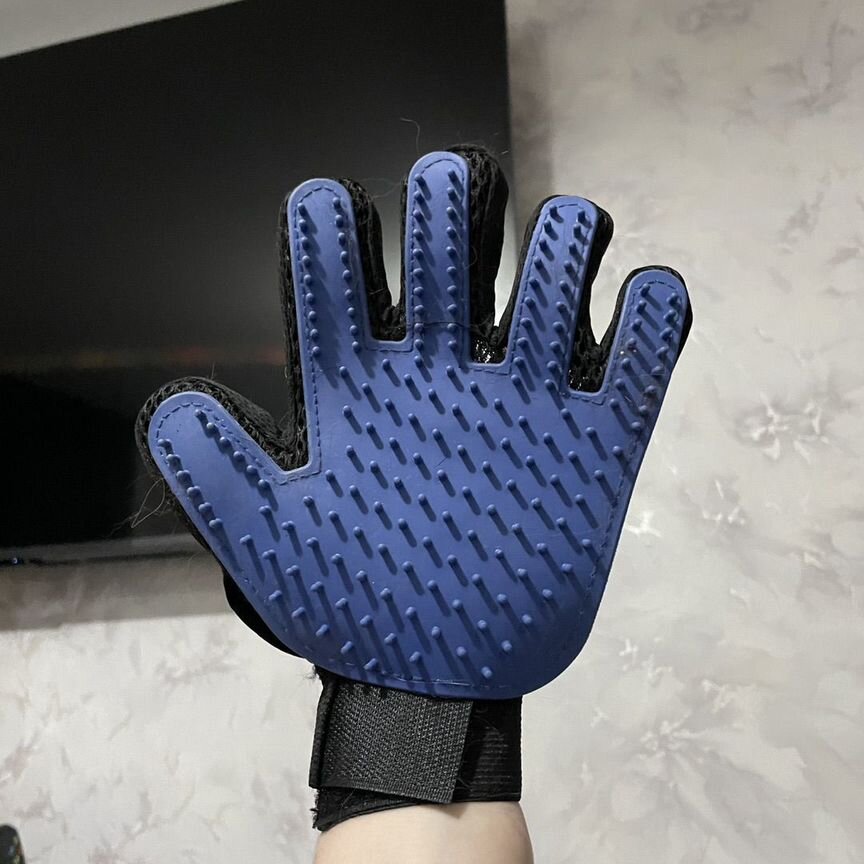 Перчатка для вычеса собак/кошек