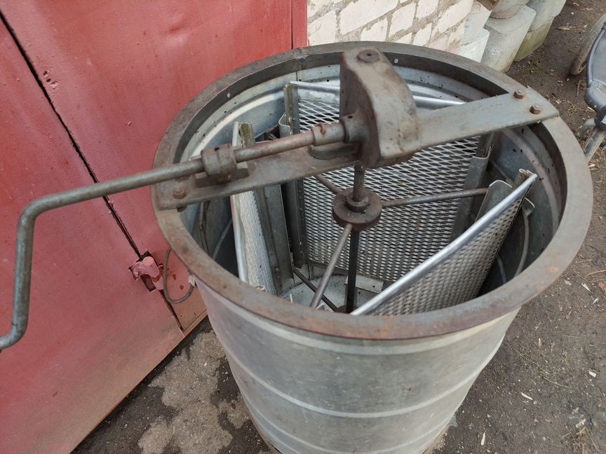 Механическая Медогонка на 3 рамки