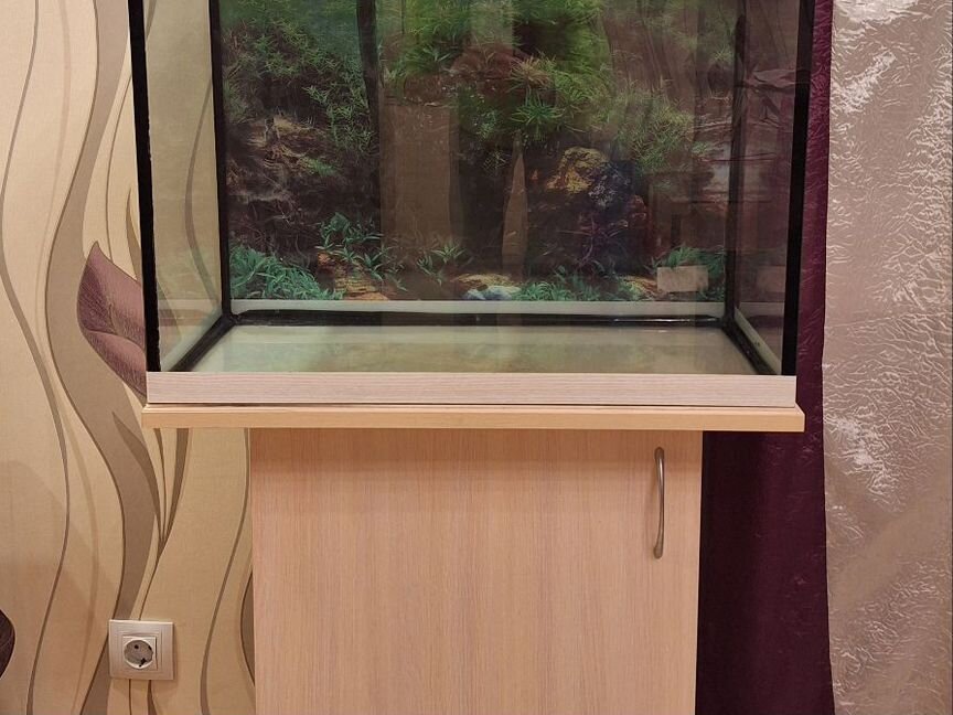 Аквариум с тумбой 70 литров + оборудование