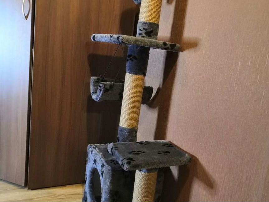 Домик 3,5 этажа с качелью