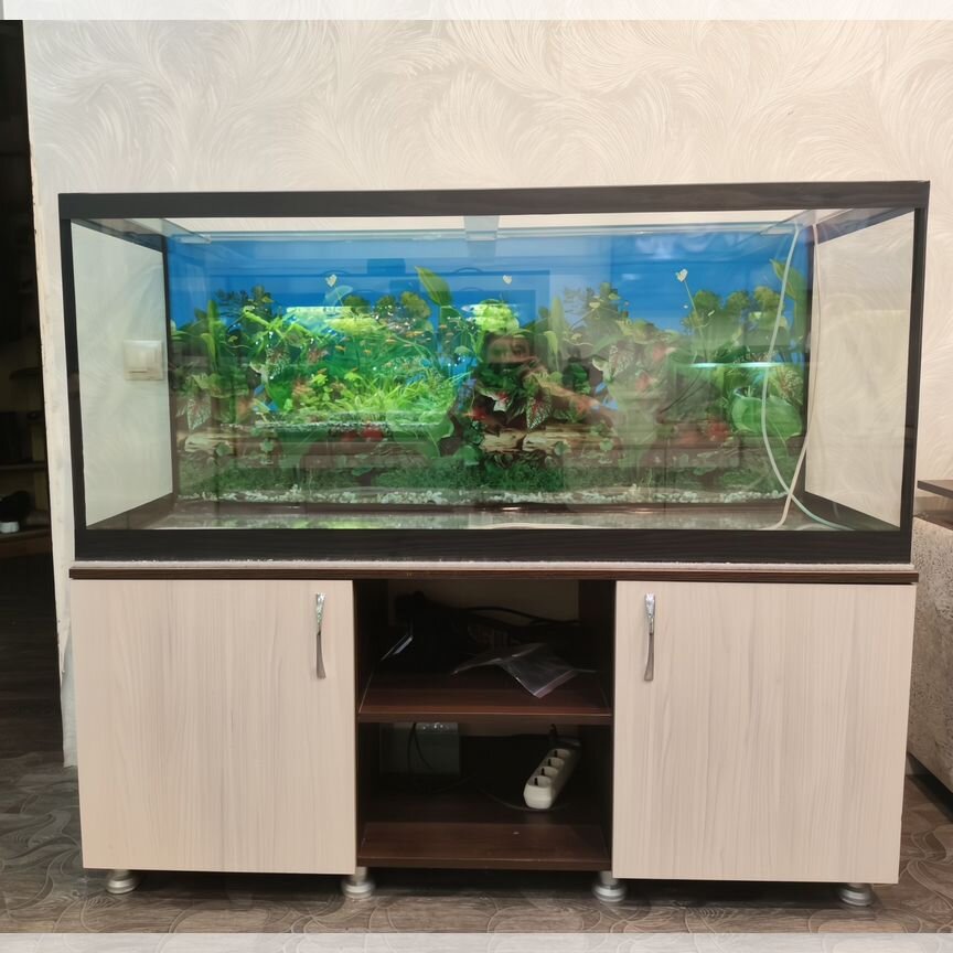 Аквариум с тумбой 300 литров
