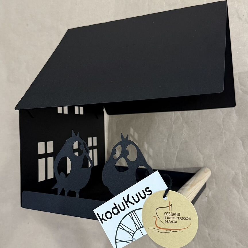 Кормушка для птиц уличная