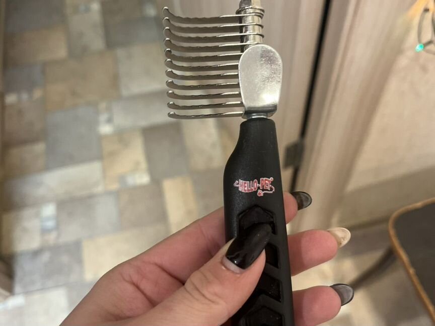 Колтунорез Hello pet изогнутый новый