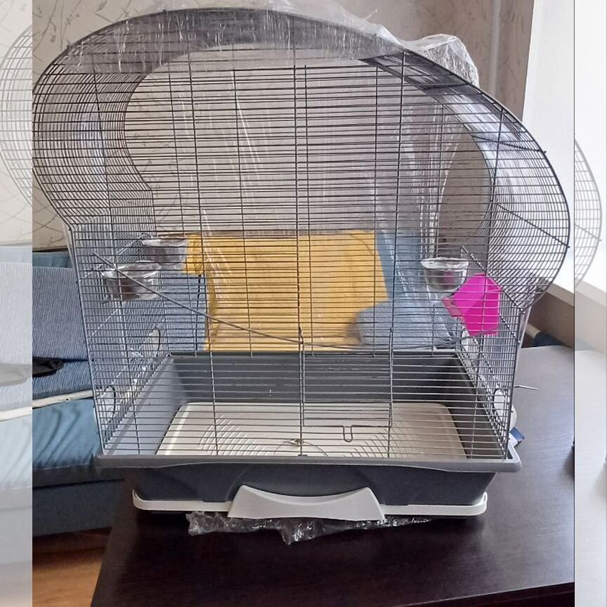 Клетка для крупного попугая