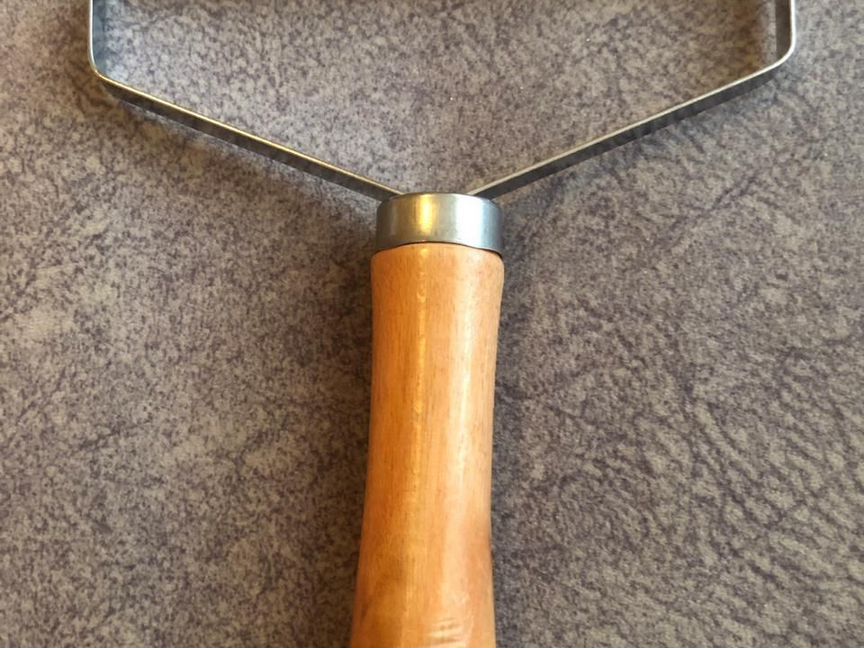 Щётка скребок для удаления шерсти