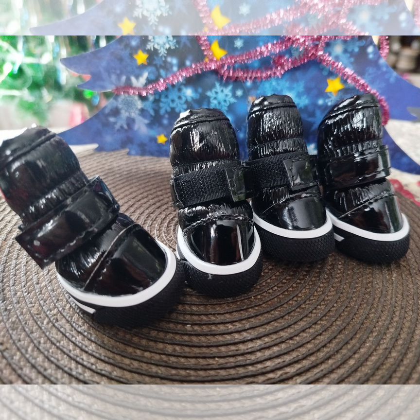 Обувь для маленьких собак зимняя