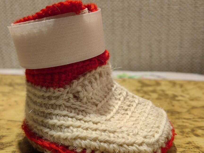 Вязаная обувь для собак