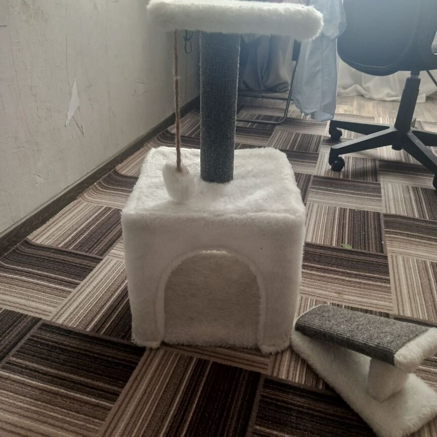 Домик для кошки с когтеточкой бу