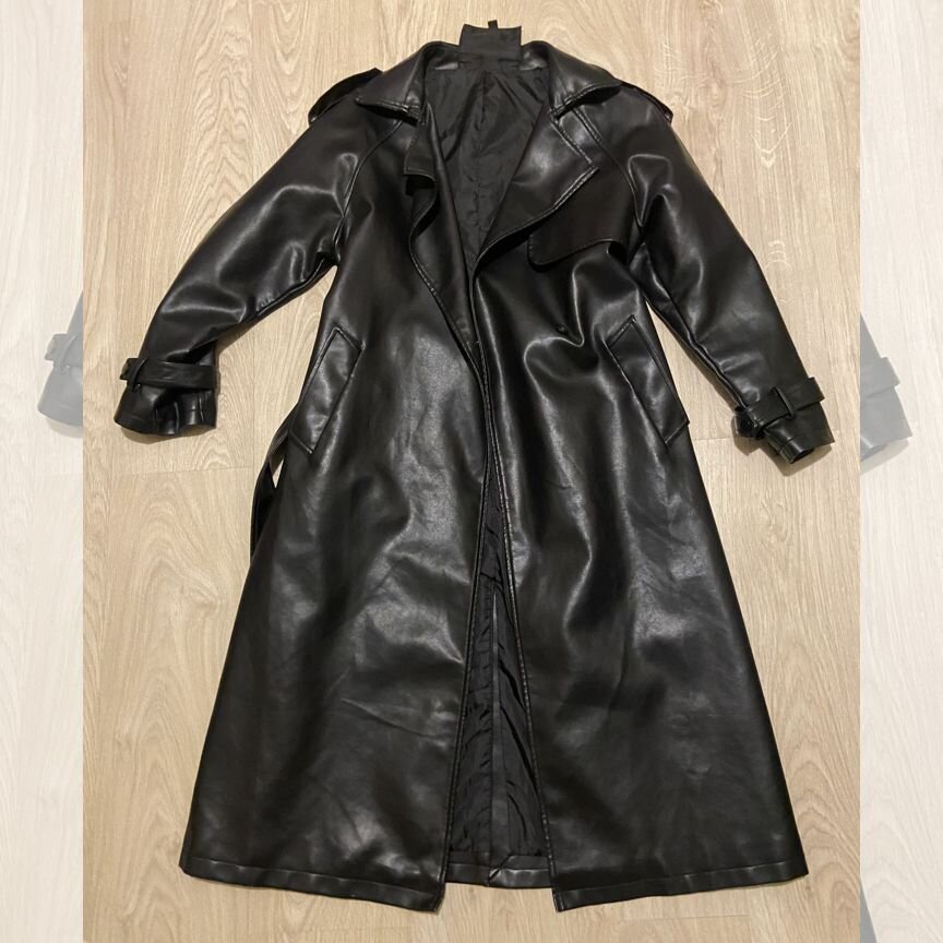 Кожаный плащ