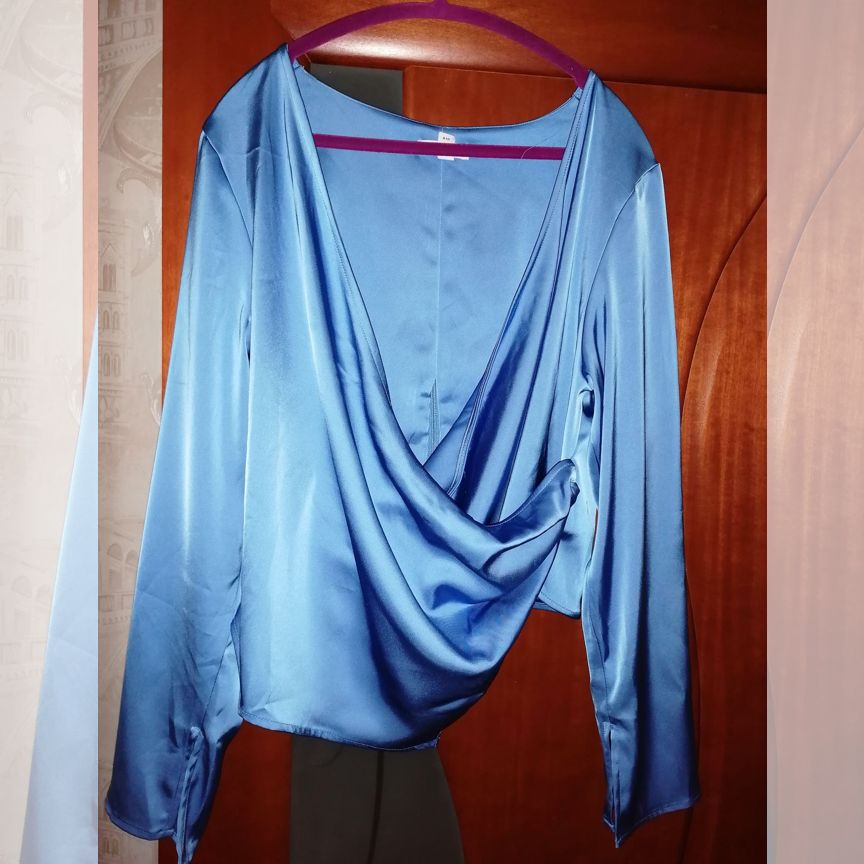 Атласная блузка