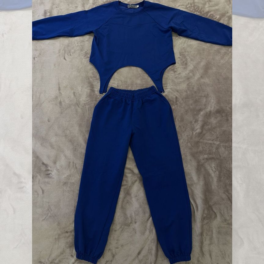 Спортивный костюм женский