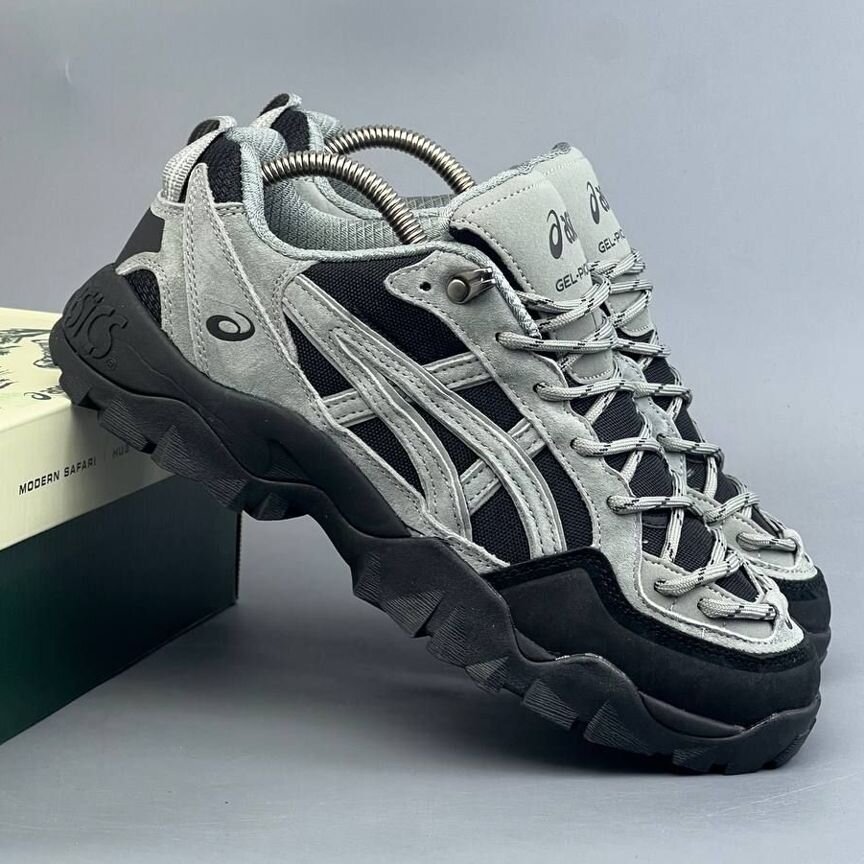 Asics Gel Pickax Silver&Black