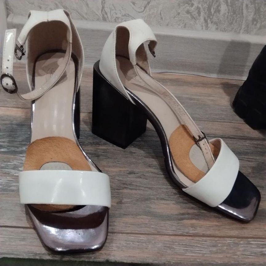 Туфли на толстом каблуке