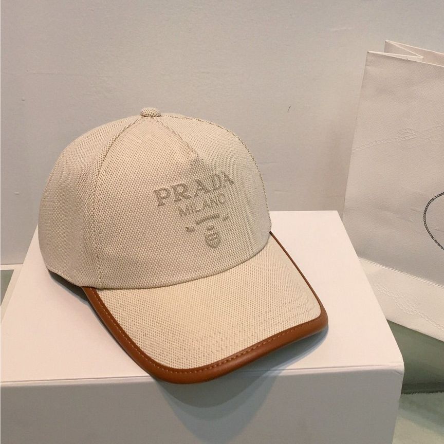 Кепка Prada